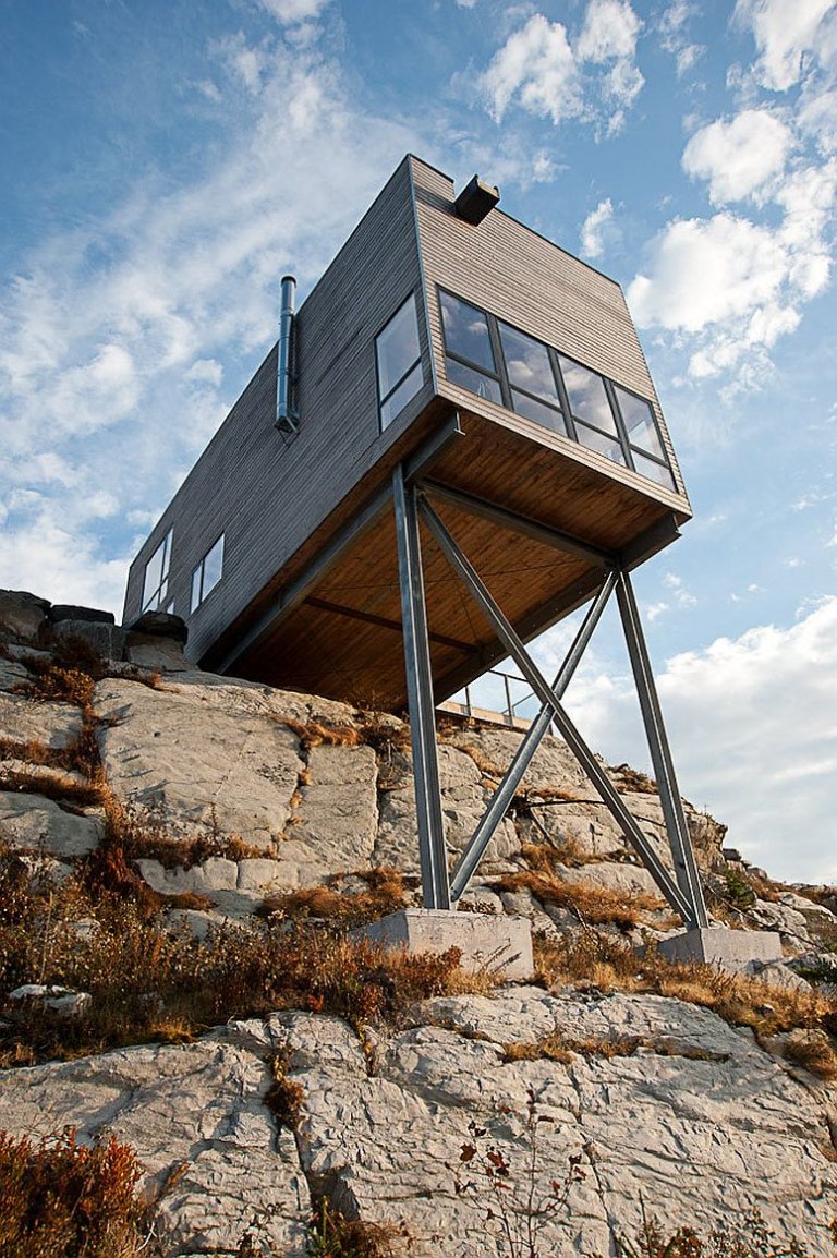 Overlooking Rugged Atlantic Coastline: Stunning Cliff House Offers ...
